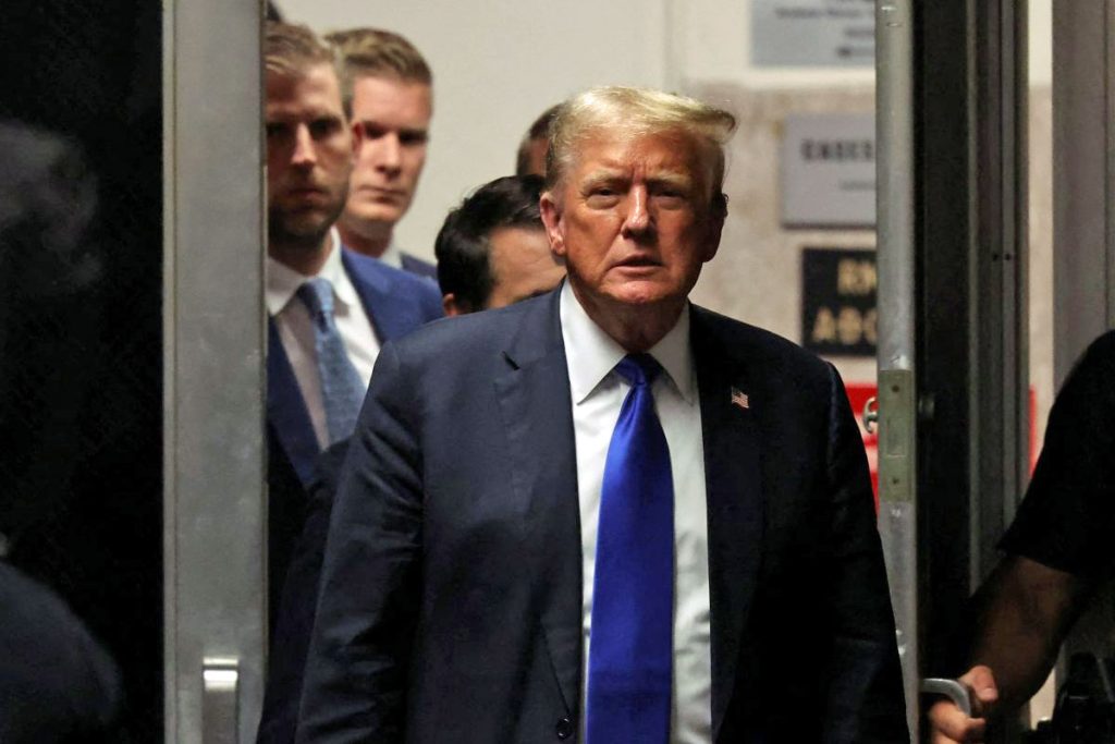 Důchodová reforma poprvé prošla, zbrojař Strnad koupí americkou Vista ...